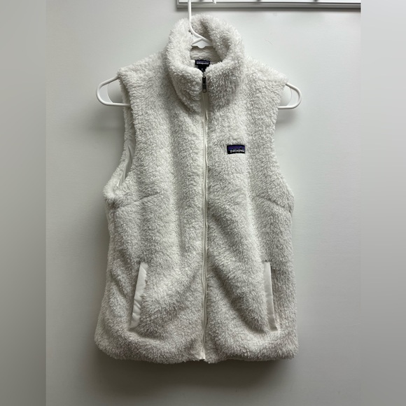 Patagonia | Jackets & Coats | White Patagonia Furry Vest | Poshmark